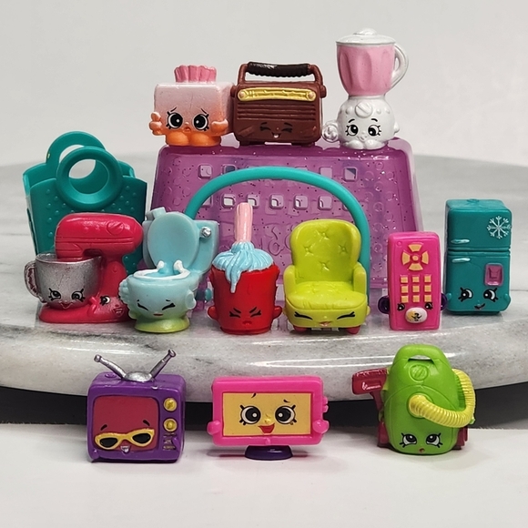 Shopkins | Toys | Shopkins Tiny Tissues Vicky Vac Frost T Fridge ...